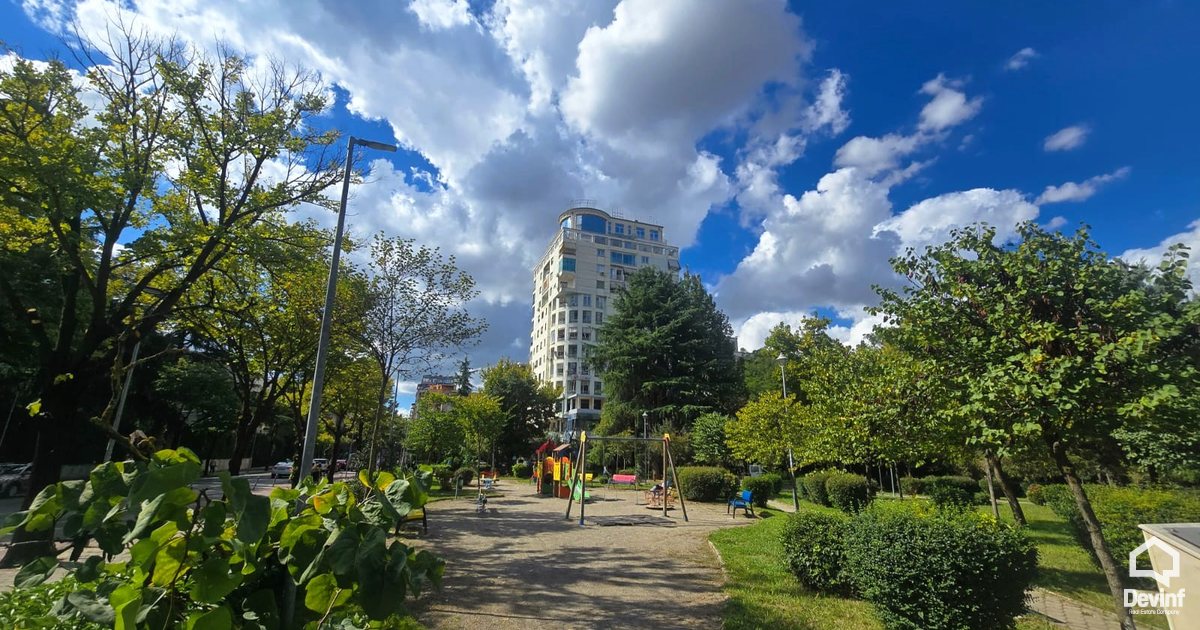 Tirane Qera Zyre Pallati EGT Tower ne zonen e Bllokut zyre klinike ...