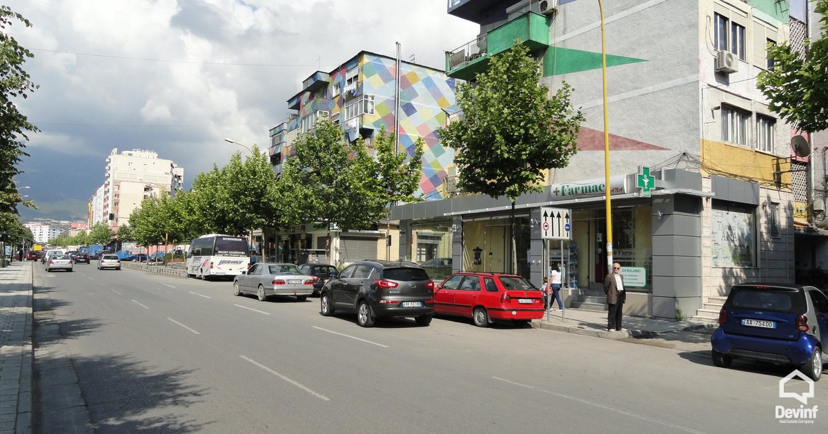 Tirane Shitje Dyqan Dyqani ndodhet ne buze te unazes se vogel te ...
